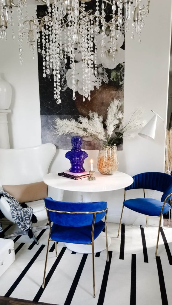 How to add a Pop of Color to your Home Decor - BEES 'N BURLAP